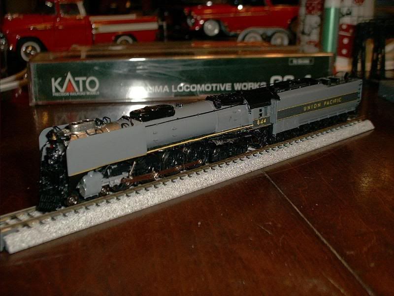 Kato FEF-3 Greyhound #844 | TrainBoard.com - The Internet's Original